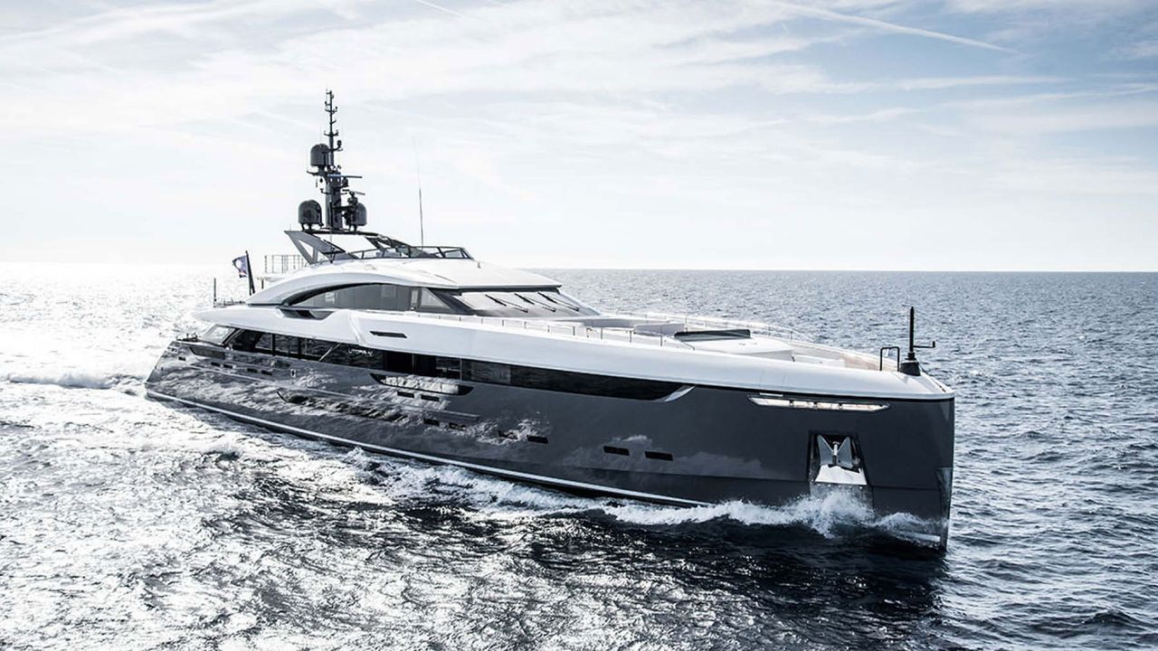 Report Finds Inadequate Lookout Led to M/Y Utopia IV Collision with Tanker